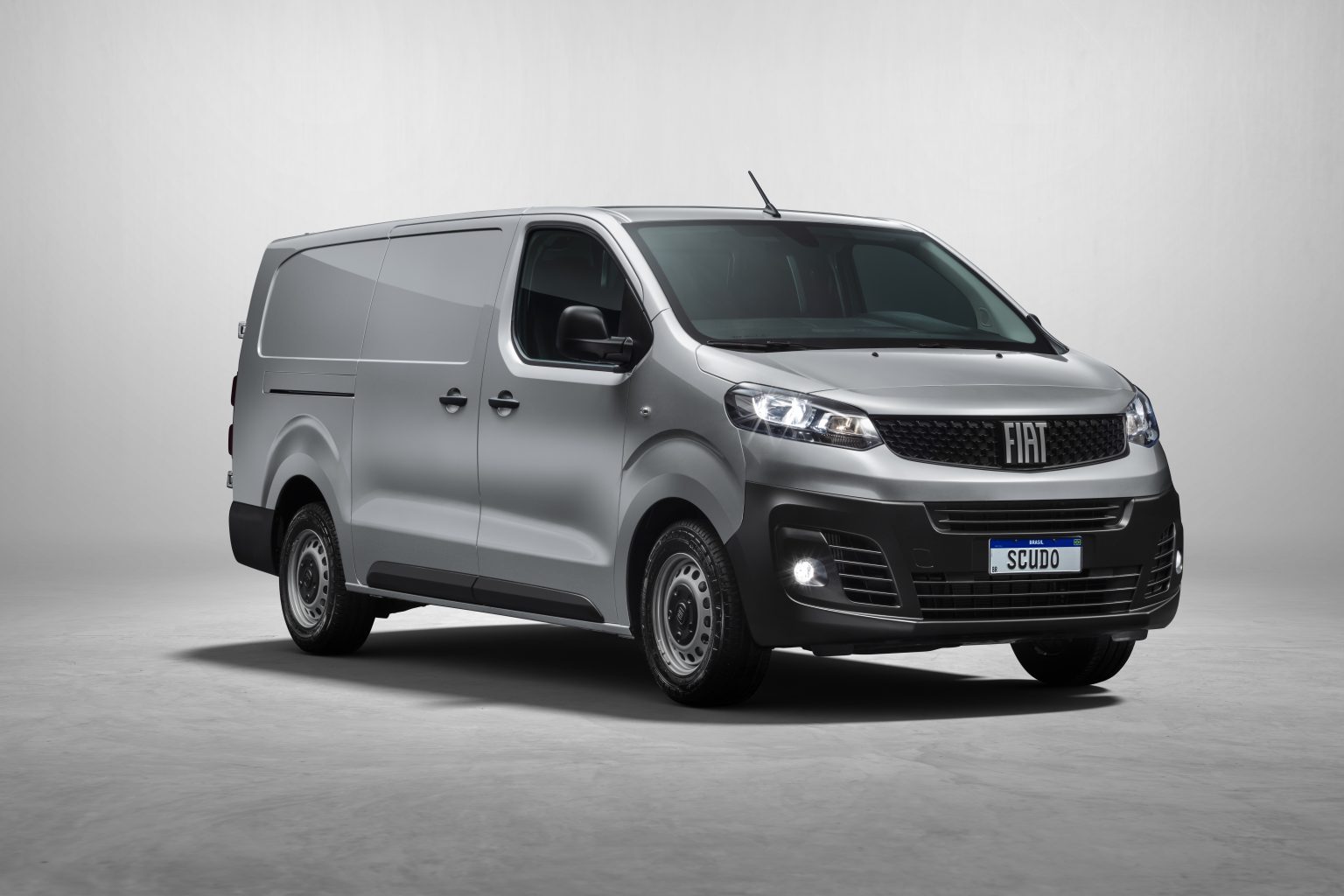 Fiat Scudo é um furgão família e para transporte de carga – Autos&Motos